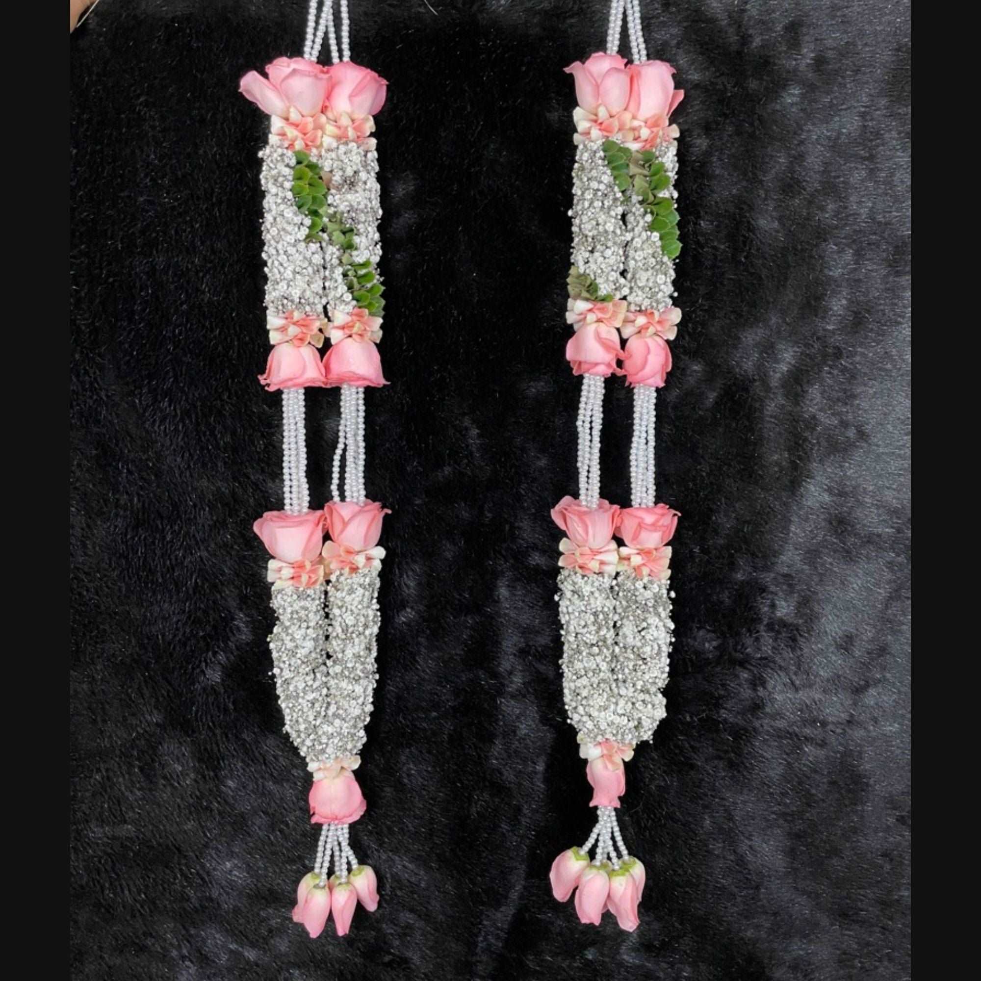 Pink Rose And Gypsophila Garland Delivery in Kolkata – Oriental Flowers
